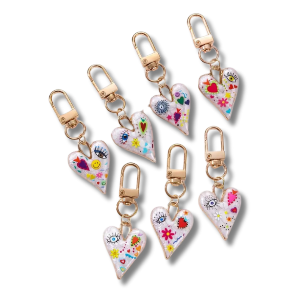 HEART SHAPED KEYCHAIN – CONFETTIMYPARTY