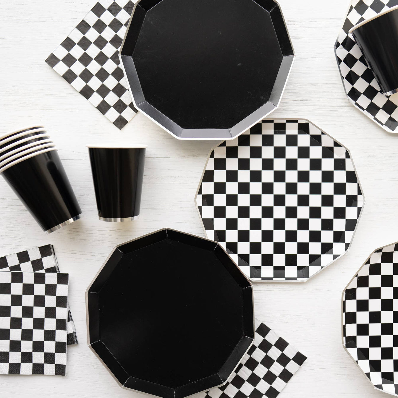 BLACK NOIR PREMIUM DINNER PLATES – CONFETTIMYPARTY