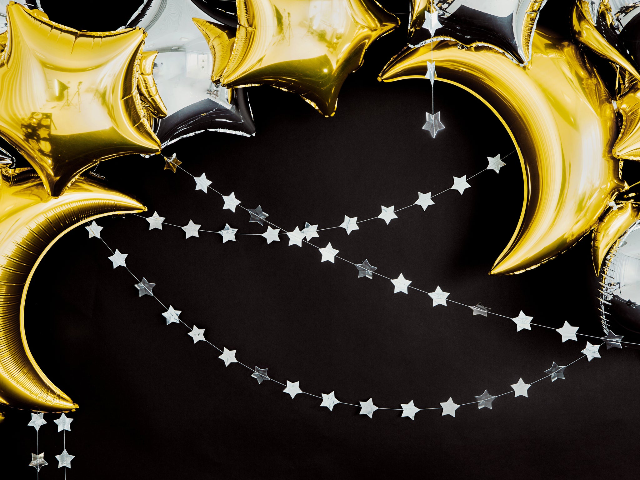 SILVER STARS HANGING BANNER – CONFETTIMYPARTY