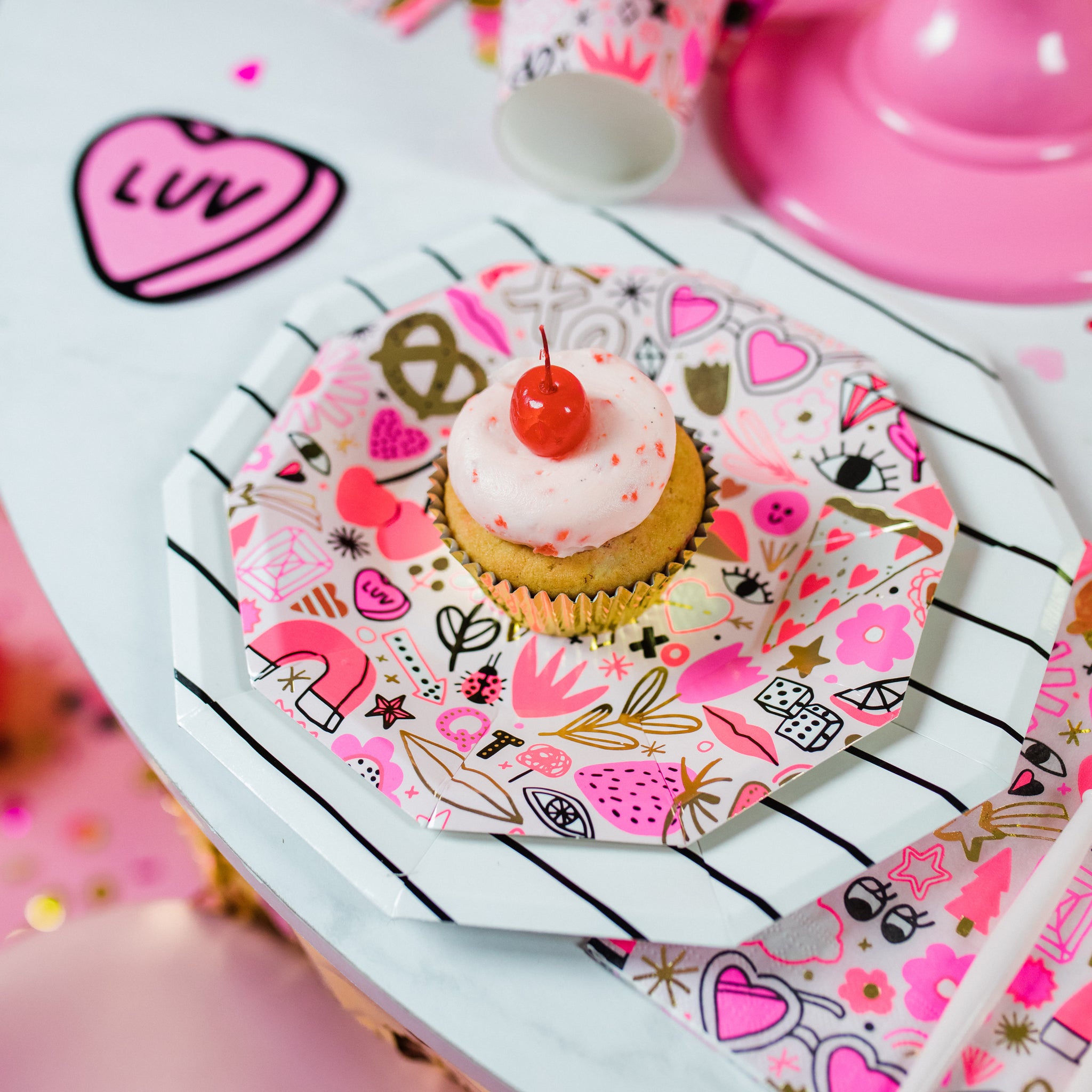 LOVE NOTES DESSERT PLATES – CONFETTIMYPARTY