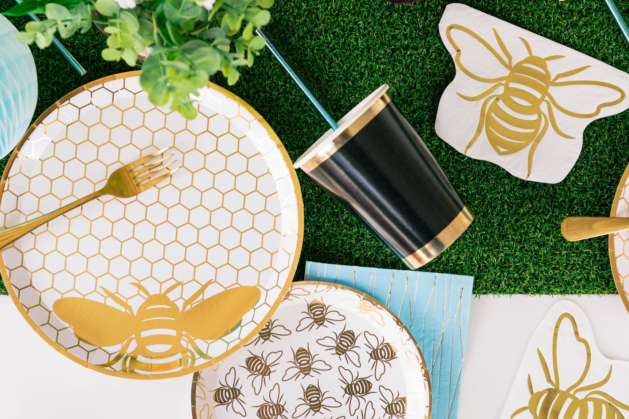 HEY, BAE-BEE SMALL DESSERT PLATES – CONFETTIMYPARTY