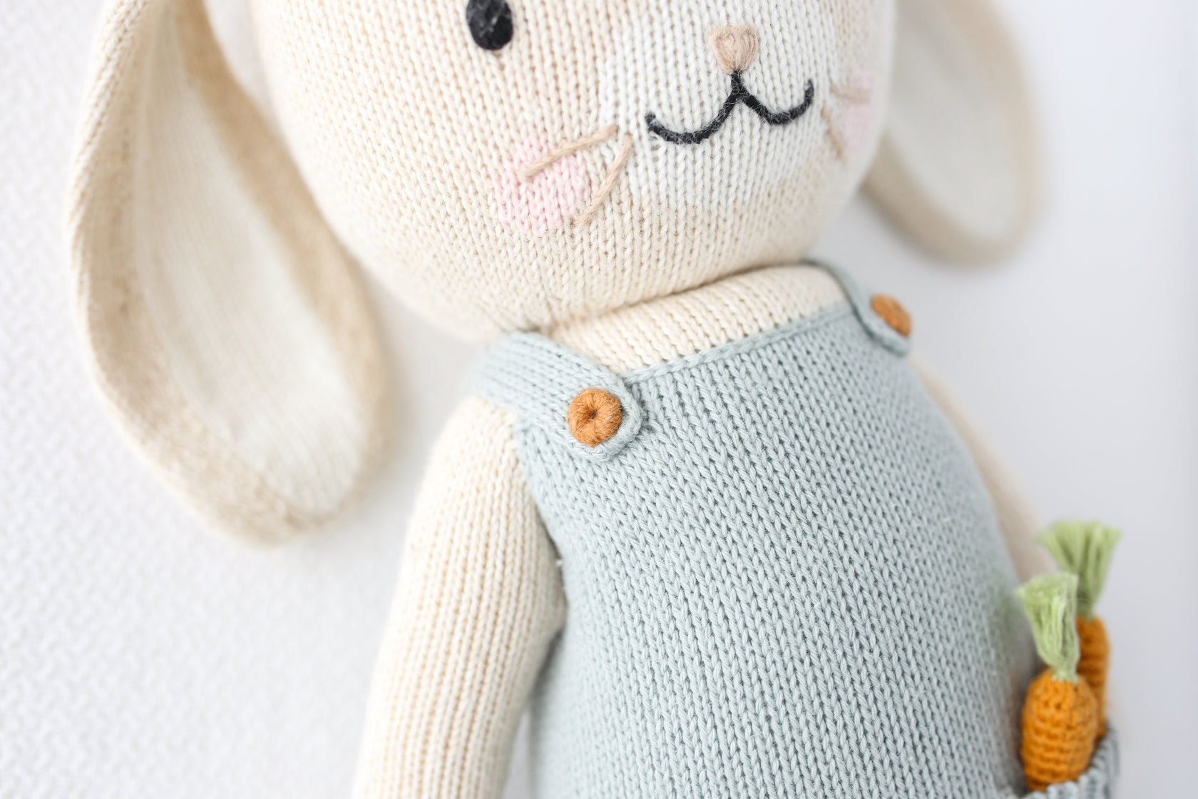 HENRY THE BUNNY BY CUDDLE + KIND – CONFETTIMYPARTY